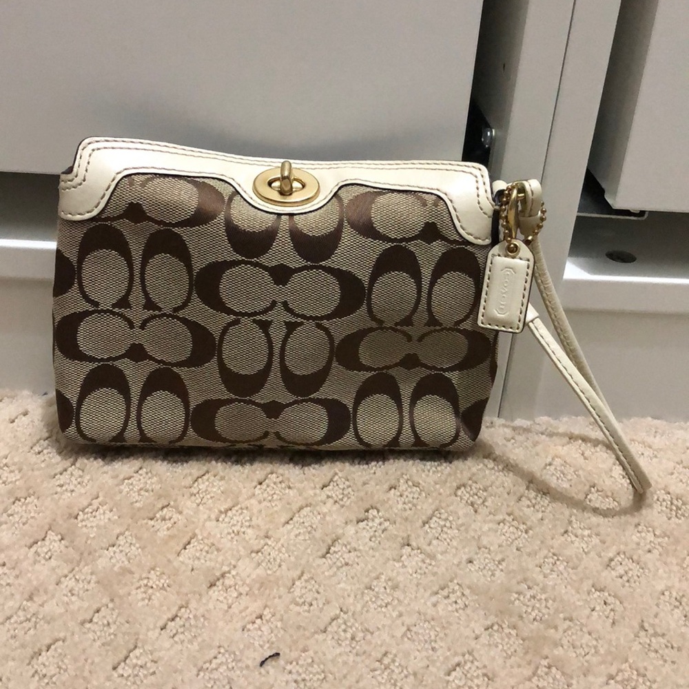 Coach Signature Wristlet - Gem